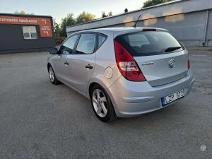 Grey Hyundai i30 2009 in Pakruojis, with an engine capacity of 1.40 L and mileage of 151 thousand km for 2250 €, photo 8 on AUTOMOTO.COM.LV