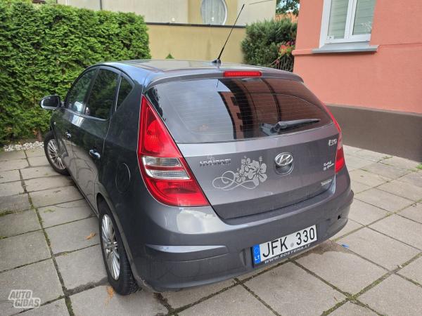Pelēks Hyundai i30 2009 Klaipėda, ar dzinēja tilpumu 1.60 L un nobraukumu 199 tūkst. km par 2200 €, foto 3 vietnē AUTOMOTO.COM.LV