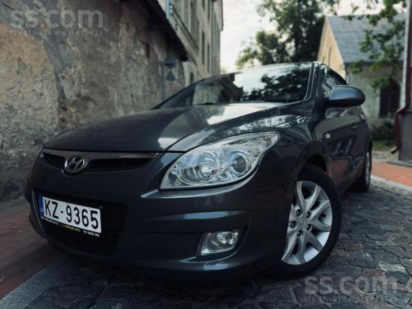 Grey Hyundai i30 2009 in Cesis, with an engine capacity of 1.60 L and mileage of 0 thousand km for 2350 €, photo 3 on AUTOMOTO.COM.LV