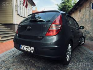 Grey Hyundai i30 2009 in Cesis, with an engine capacity of 1.60 L and mileage of 0 thousand km for 2350 €, photo 6 on AUTOMOTO.COM.LV