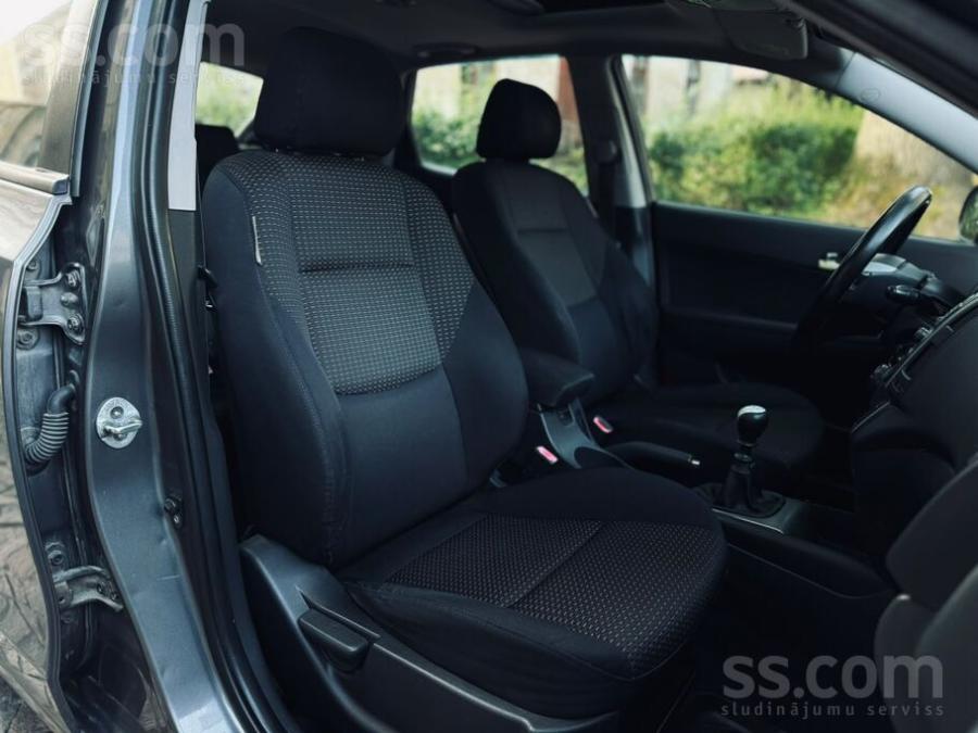 Grey Hyundai i30 2009 in Cesis, with an engine capacity of 1.60 L and mileage of 0 thousand km for 2350 €, photo 12 on AUTOMOTO.COM.LV