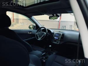 Grey Hyundai i30 2009 in Cesis, with an engine capacity of 1.60 L and mileage of 0 thousand km for 2350 €, photo 16 on AUTOMOTO.COM.LV