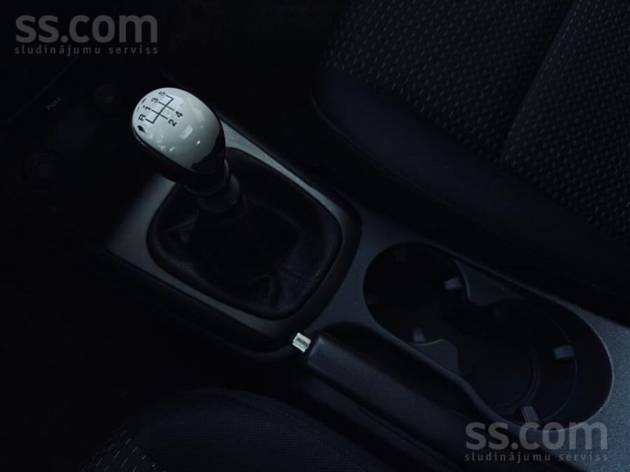 Grey Hyundai i30 2009 in Cesis, with an engine capacity of 1.60 L and mileage of 0 thousand km for 2350 €, photo 19 on AUTOMOTO.COM.LV