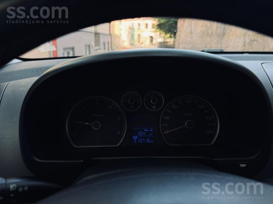 Grey Hyundai i30 2009 in Cesis, with an engine capacity of 1.60 L and mileage of 0 thousand km for 2350 €, photo 25 on AUTOMOTO.COM.LV