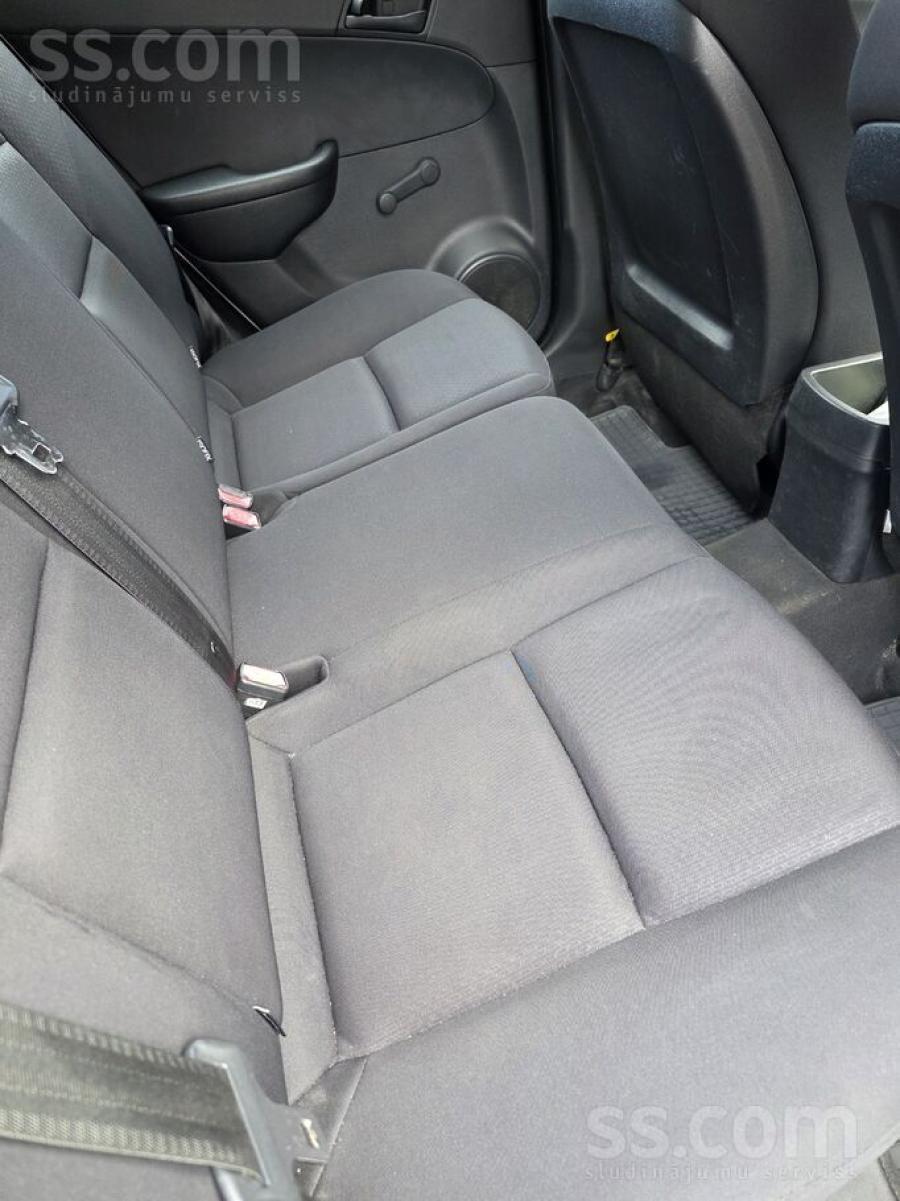 Pelēks Hyundai i30 2009 Rīga, ar dzinēja tilpumu 1.40 L un nobraukumu 184 tūkst. km par 2000 €, foto 12 vietnē AUTOMOTO.COM.LV