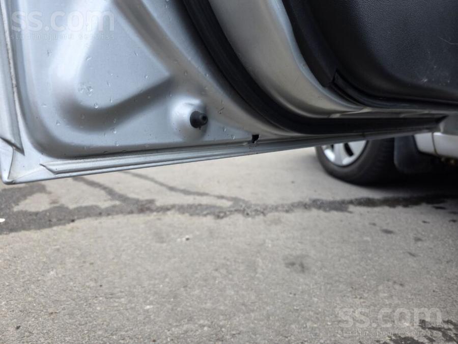 Pelēks Hyundai i30 2009 Rīga, ar dzinēja tilpumu 1.40 L un nobraukumu 184 tūkst. km par 2000 €, foto 14 vietnē AUTOMOTO.COM.LV