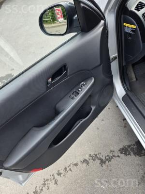 Pelēks Hyundai i30 2009 Rīga, ar dzinēja tilpumu 1.40 L un nobraukumu 184 tūkst. km par 2000 €, foto 16 vietnē AUTOMOTO.COM.LV
