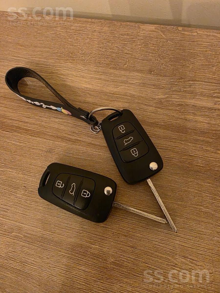 Pelēks Hyundai i30 2009 Rīga, ar dzinēja tilpumu 1.40 L un nobraukumu 184 tūkst. km par 2000 €, foto 20 vietnē AUTOMOTO.COM.LV