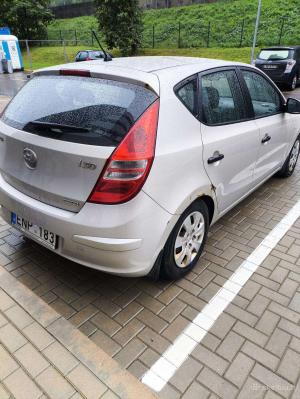 Серый Хендай i30 2009 в Вильнюс, объемом двигателя 1.60 л и пробегом 319 тыс. км за 1000 €, фото 5 на AUTOMOTO.COM.LV