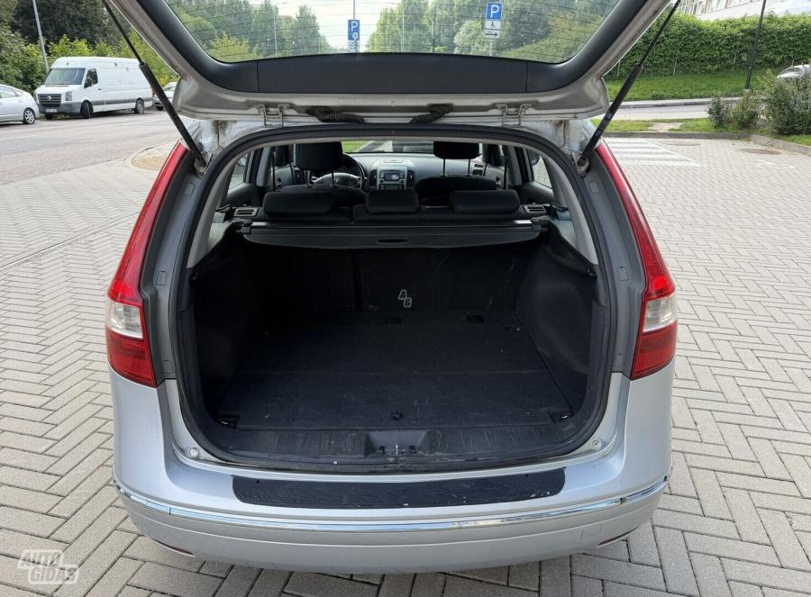 Grey Hyundai i30 2009 in Vilnius, with an engine capacity of 1.60 L and mileage of 214 thousand km for 1450 €, photo 6 on AUTOMOTO.COM.LV