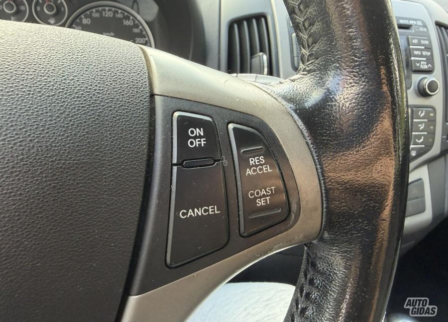 Grey Hyundai i30 2009 in Vilnius, with an engine capacity of 1.60 L and mileage of 214 thousand km for 1450 €, photo 19 on AUTOMOTO.COM.LV