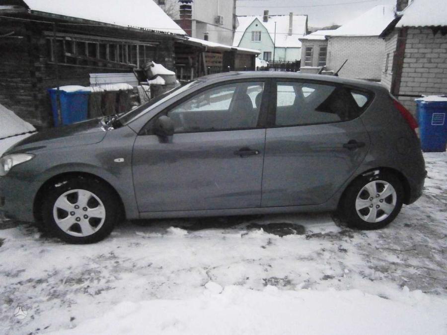 Pelēks Hyundai i30 2010 Alīta, ar dzinēja tilpumu 1.40 L un nobraukumu 210 tūkst. km par 2700 €, foto 2 vietnē AUTOMOTO.COM.LV