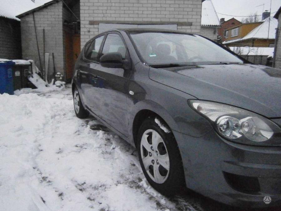 Pelēks Hyundai i30 2010 Alīta, ar dzinēja tilpumu 1.40 L un nobraukumu 210 tūkst. km par 2700 €, foto 4 vietnē AUTOMOTO.COM.LV