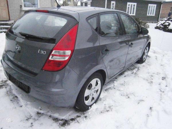 Pelēks Hyundai i30 2010 Alīta, ar dzinēja tilpumu 1.40 L un nobraukumu 210 tūkst. km par 2700 €, foto 7 vietnē AUTOMOTO.COM.LV