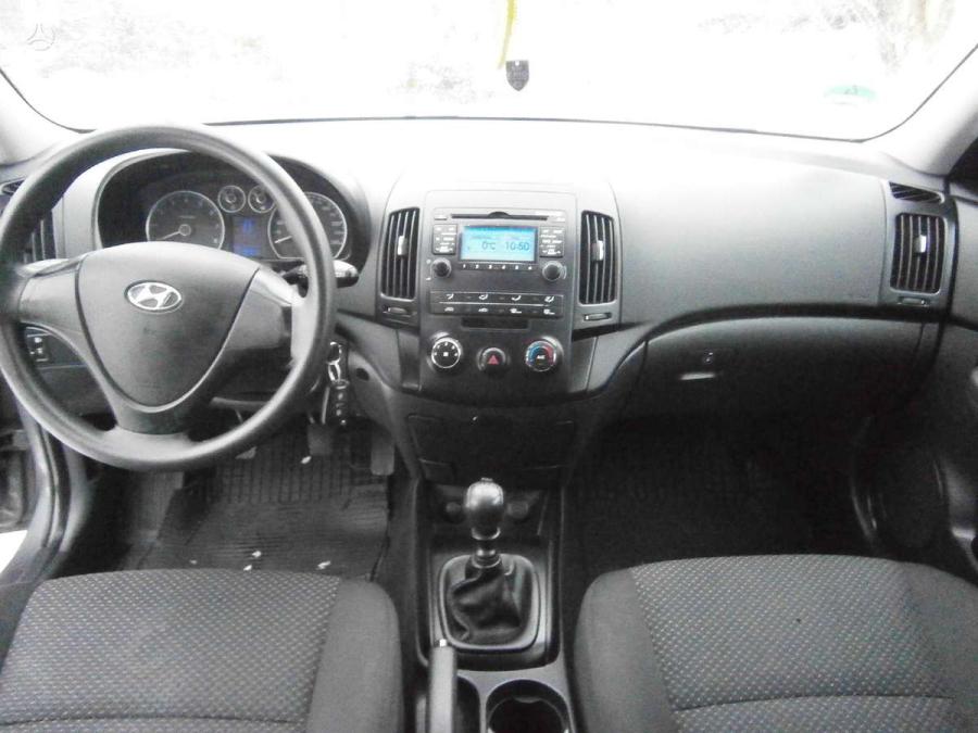 Pelēks Hyundai i30 2010 Alīta, ar dzinēja tilpumu 1.40 L un nobraukumu 210 tūkst. km par 2700 €, foto 12 vietnē AUTOMOTO.COM.LV