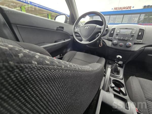 Серый Хендай i30 2010 в Рига, объемом двигателя 1.60 л и пробегом 266 тыс. км за 1900 €, фото 5 на AUTOMOTO.COM.LV