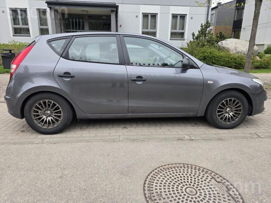 Grey Hyundai i30 2010 in Riga, with an engine capacity of 1.60 L and mileage of 266 thousand km for 1900 €, photo 5 on AUTOMOTO.COM.LV