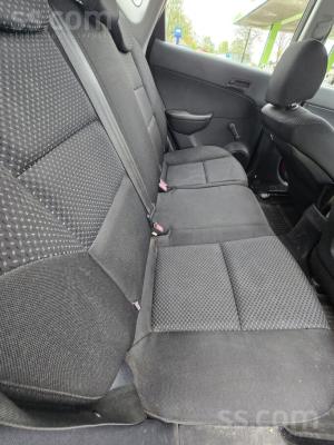 Grey Hyundai i30 2010 in Riga, with an engine capacity of 1.60 L and mileage of 266 thousand km for 1900 €, photo 7 on AUTOMOTO.COM.LV