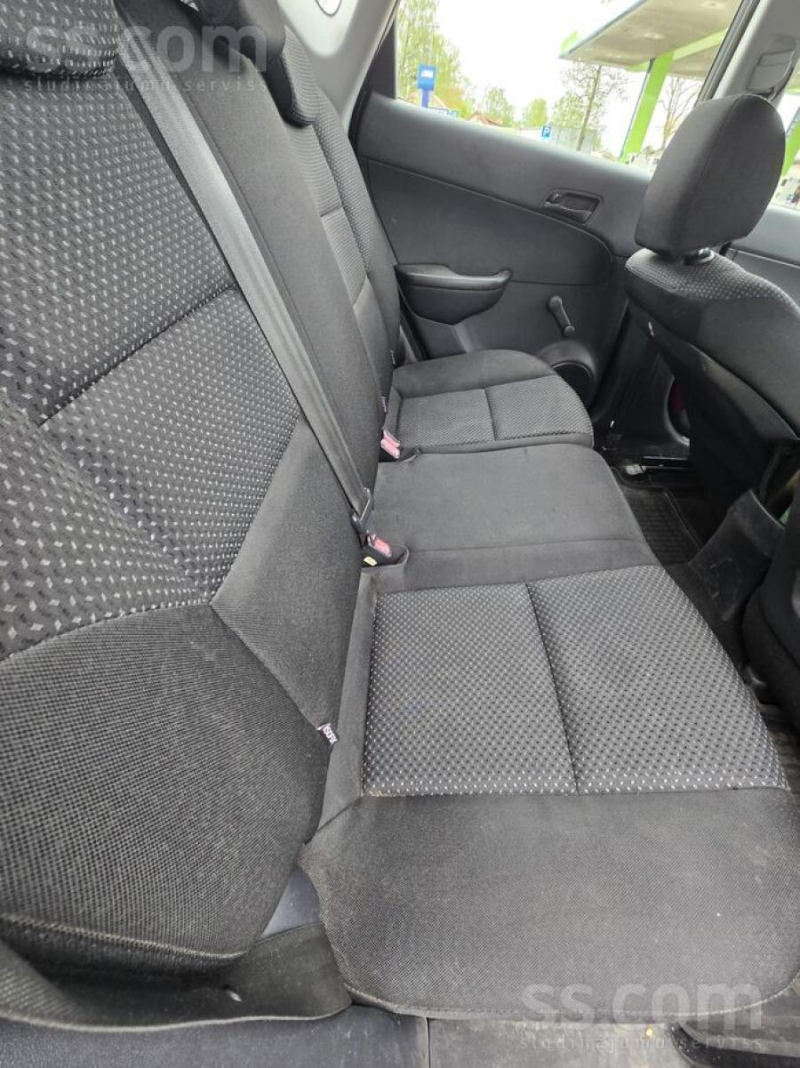 Grey Hyundai i30 2010 in Riga, with an engine capacity of 1.60 L and mileage of 266 thousand km for 1900 €, photo 7 on AUTOMOTO.COM.LV