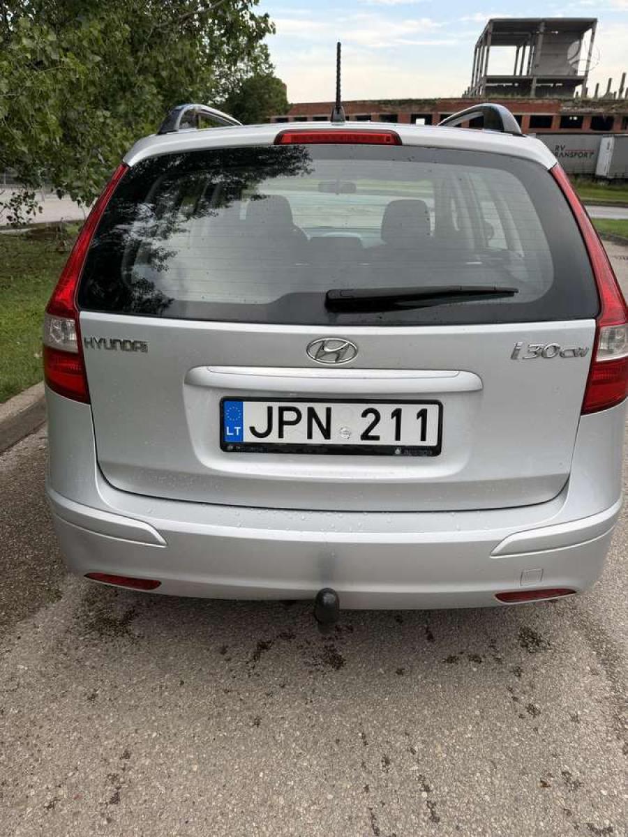 Pelēks Hyundai i30 2010 Šauļi, ar dzinēja tilpumu 1.46 L un nobraukumu 268 tūkst. km par 2000 €, foto 5 vietnē AUTOMOTO.COM.LV