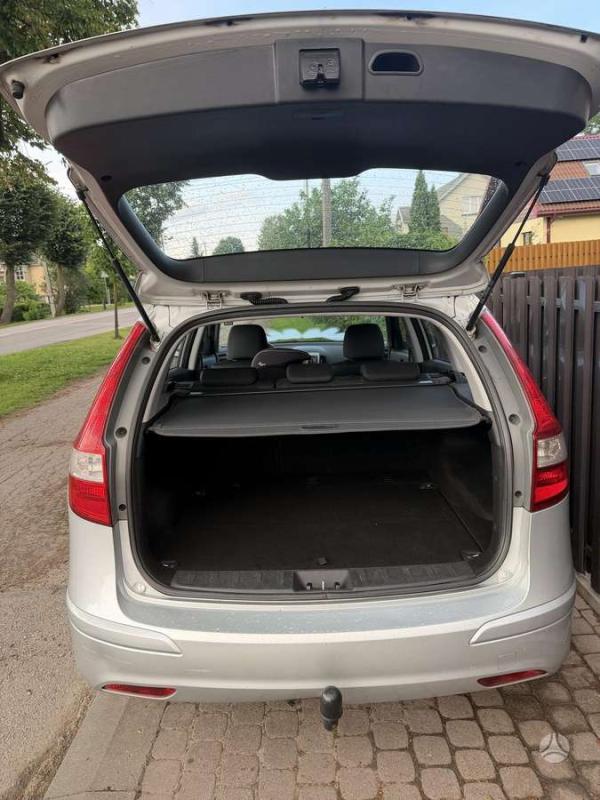 Pelēks Hyundai i30 2010 Šauļi, ar dzinēja tilpumu 1.46 L un nobraukumu 268 tūkst. km par 2000 €, foto 8 vietnē AUTOMOTO.COM.LV