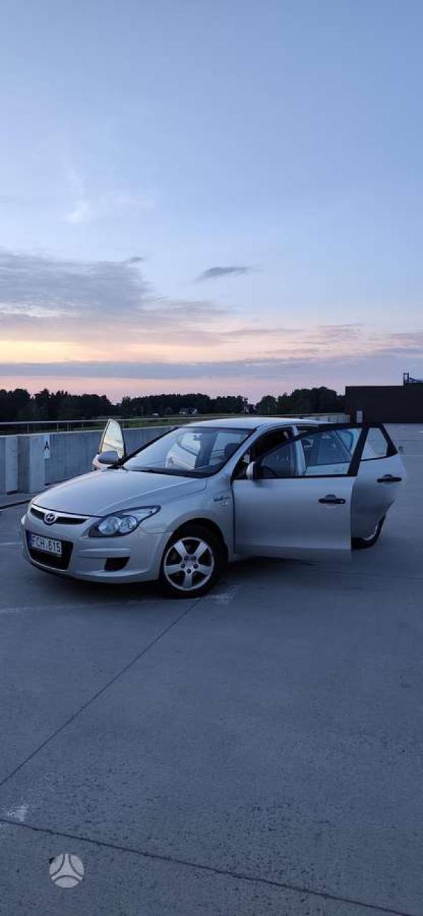 Pelēks Hyundai i30 2010 Viļņa, ar dzinēja tilpumu 1.58 L un nobraukumu 103 tūkst. km par 2500 €, foto 1 vietnē AUTOMOTO.COM.LV