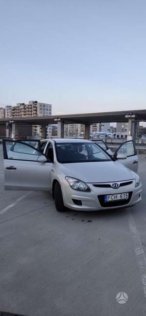 Grey Hyundai i30 2010 in Vilnius, with an engine capacity of 1.58 L and mileage of 103 thousand km for 2500 €, photo 4 on AUTOMOTO.COM.LV