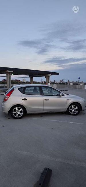Grey Hyundai i30 2010 in Vilnius, with an engine capacity of 1.58 L and mileage of 103 thousand km for 2500 €, photo 5 on AUTOMOTO.COM.LV