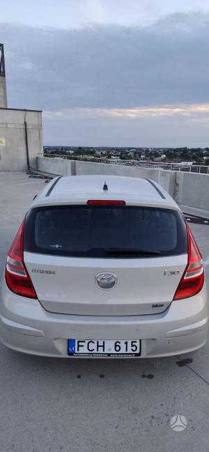 Grey Hyundai i30 2010 in Vilnius, with an engine capacity of 1.58 L and mileage of 103 thousand km for 2500 €, photo 6 on AUTOMOTO.COM.LV
