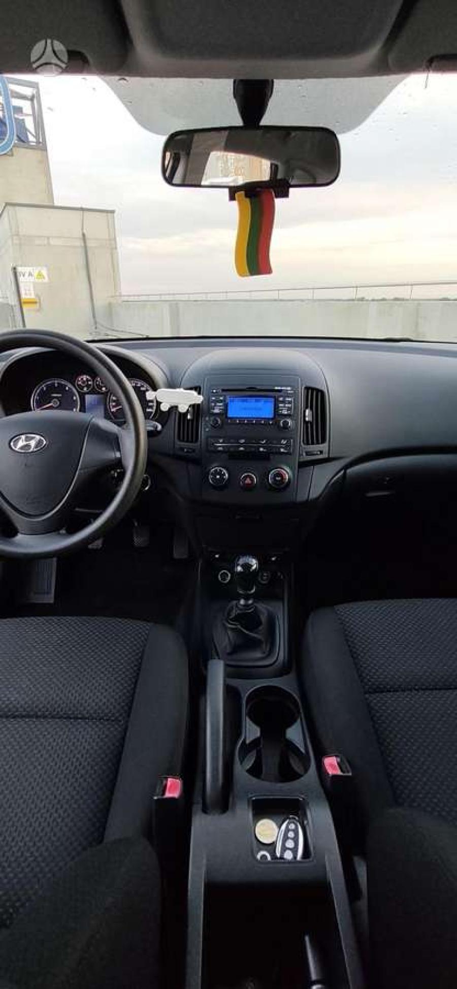 Grey Hyundai i30 2010 in Vilnius, with an engine capacity of 1.58 L and mileage of 103 thousand km for 2500 €, photo 11 on AUTOMOTO.COM.LV