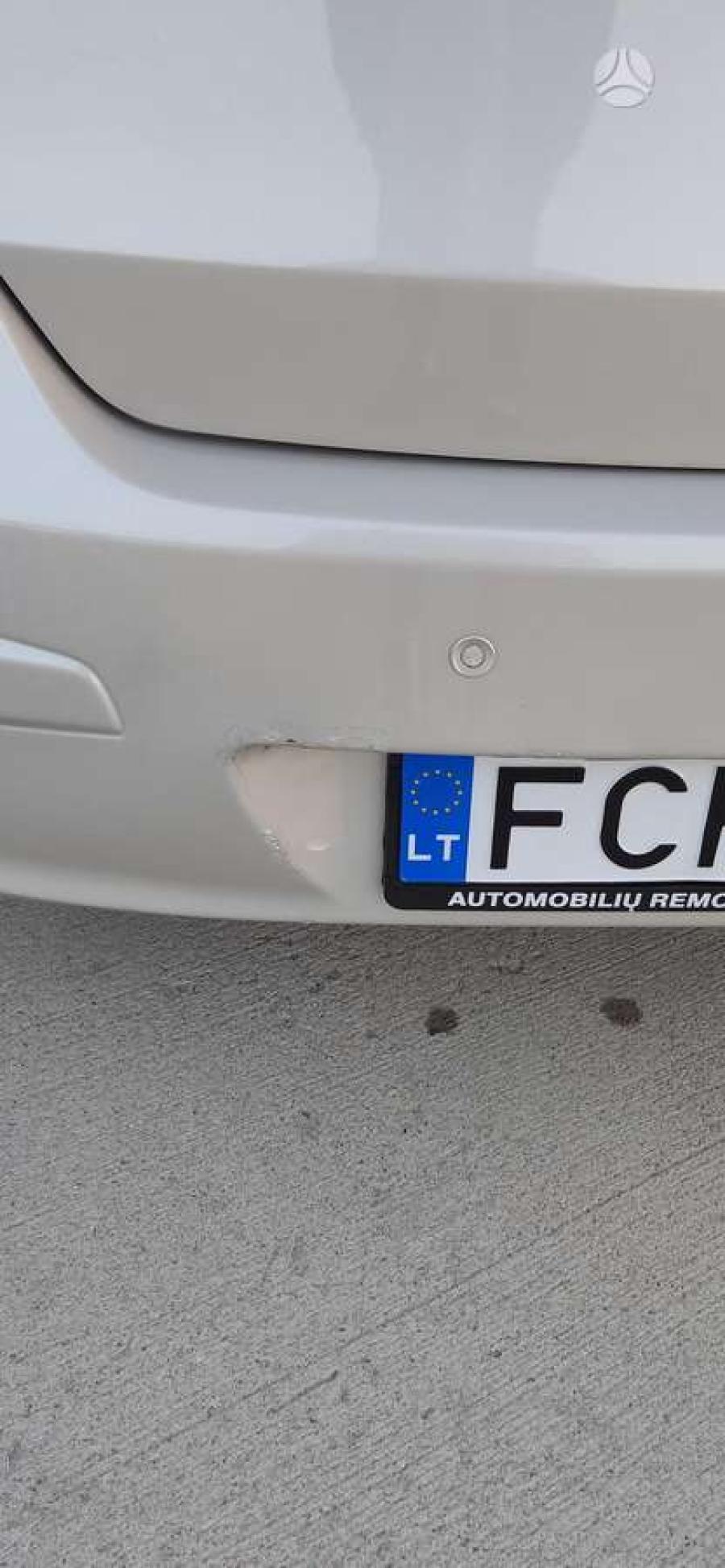 Grey Hyundai i30 2010 in Vilnius, with an engine capacity of 1.58 L and mileage of 103 thousand km for 2500 €, photo 15 on AUTOMOTO.COM.LV