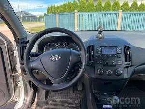 Pelēks Hyundai i30 2010 Rīga, ar dzinēja tilpumu 1.60 L un nobraukumu 223 tūkst. km par 2550 €, foto  vietnē AUTOMOTO.COM.LV