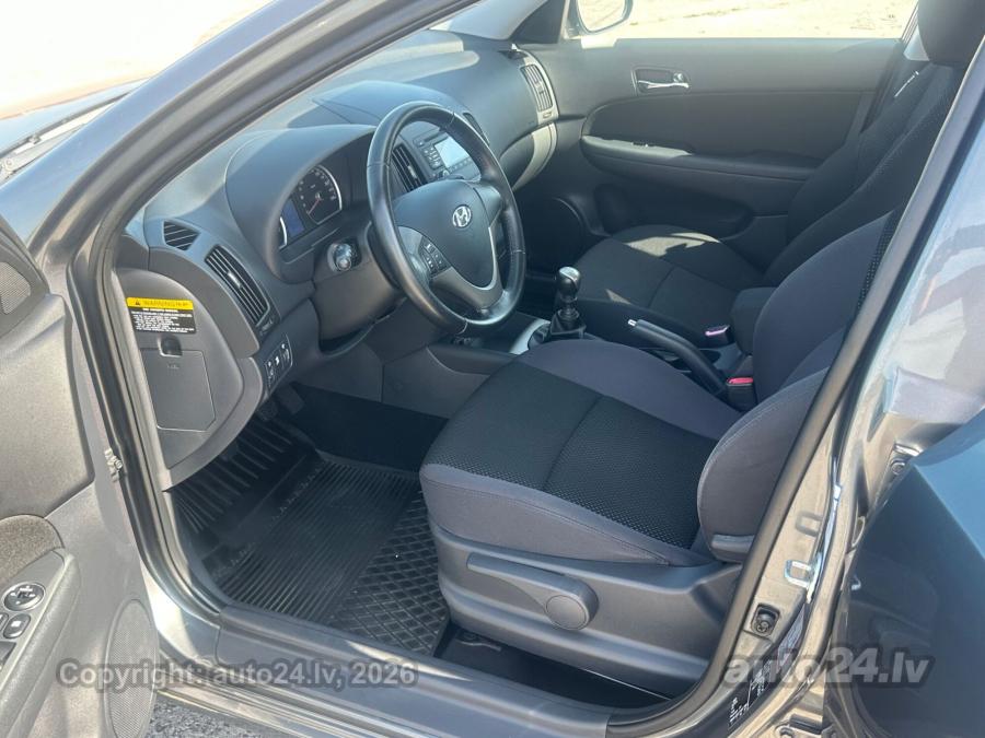Серый Хендай i30 2010 в Тарту, объемом двигателя 1.60 л и пробегом 124 тыс. км за 4950 €, фото 5 на AUTOMOTO.COM.LV
