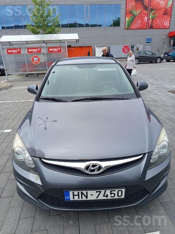 Серый Хендай i30 2010 в Рига, объемом двигателя 1.40 л и пробегом 285 тыс. км за 1700 €, фото 2 на AUTOMOTO.COM.LV