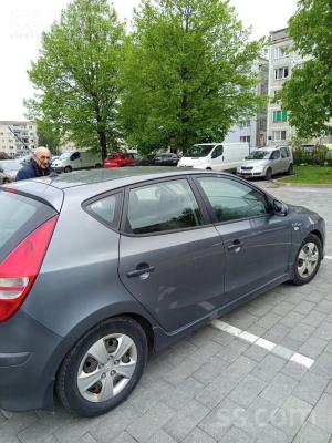 Pelēks Hyundai i30 2010 Rīga, ar dzinēja tilpumu 1.40 L un nobraukumu 285 tūkst. km par 1700 €, foto 5 vietnē AUTOMOTO.COM.LV