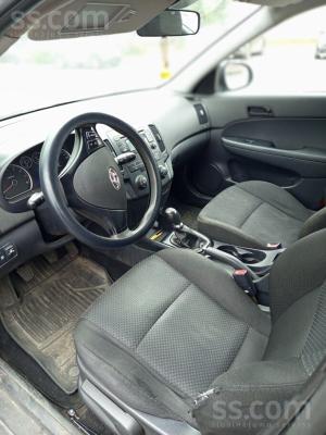 Pelēks Hyundai i30 2010 Rīga, ar dzinēja tilpumu 1.40 L un nobraukumu 285 tūkst. km par 1700 €, foto 9 vietnē AUTOMOTO.COM.LV
