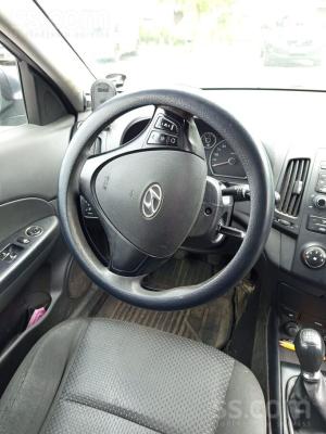 Grey Hyundai i30 2010 in Riga, with an engine capacity of 1.40 L and mileage of 285 thousand km for 1200 €, photo 8 on AUTOMOTO.COM.LV