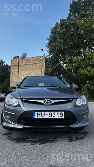 Grey Hyundai i30 2010 in Riga, with an engine capacity of 1.40 L and mileage of 197 thousand km for 2300 €, photo 3 on AUTOMOTO.COM.LV