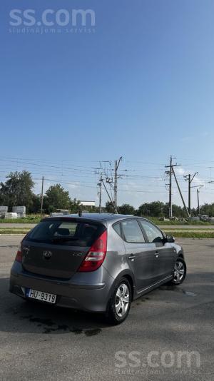 Grey Hyundai i30 2010 in Riga, with an engine capacity of 1.40 L and mileage of 197 thousand km for 2300 €, photo 6 on AUTOMOTO.COM.LV
