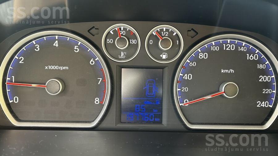 Grey Hyundai i30 2010 in Riga, with an engine capacity of 1.40 L and mileage of 197 thousand km for 2300 €, photo 14 on AUTOMOTO.COM.LV