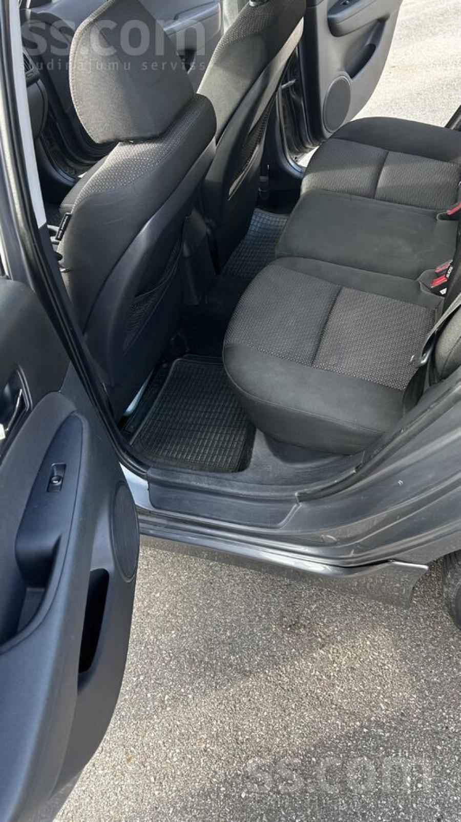 Grey Hyundai i30 2010 in Riga, with an engine capacity of 1.40 L and mileage of 197 thousand km for 2300 €, photo 19 on AUTOMOTO.COM.LV