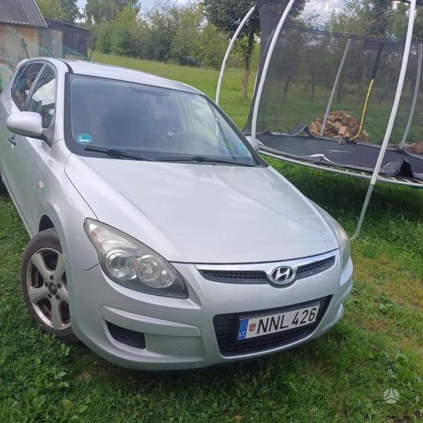 Pelēks Hyundai i30 2010 Viļņa, ar dzinēja tilpumu 1.40 L un nobraukumu 242 tūkst. km par 3000 €, foto 1 vietnē AUTOMOTO.COM.LV