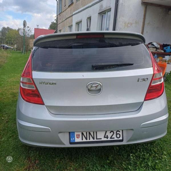 Pelēks Hyundai i30 2010 Viļņa, ar dzinēja tilpumu 1.40 L un nobraukumu 242 tūkst. km par 3000 €, foto 5 vietnē AUTOMOTO.COM.LV