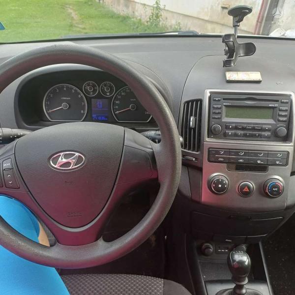 Pelēks Hyundai i30 2010 Viļņa, ar dzinēja tilpumu 1.40 L un nobraukumu 242 tūkst. km par 3000 €, foto 6 vietnē AUTOMOTO.COM.LV
