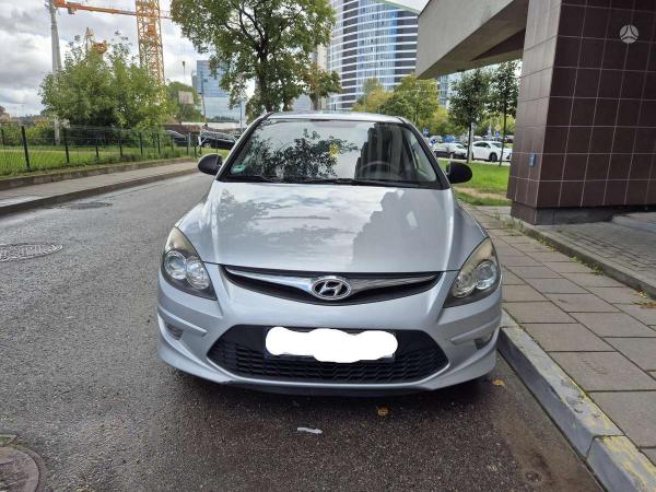 Grey Hyundai i30 2010 in Vilnius, with an engine capacity of 1.60 L and mileage of 217 thousand km for 1450 €, photo 5 on AUTOMOTO.COM.LV