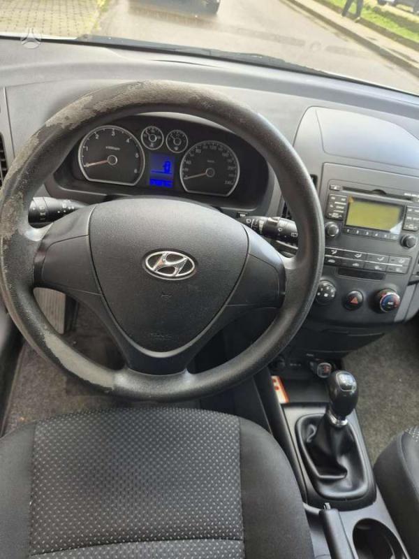 Grey Hyundai i30 2010 in Vilnius, with an engine capacity of 1.60 L and mileage of 217 thousand km for 1450 €, photo 10 on AUTOMOTO.COM.LV