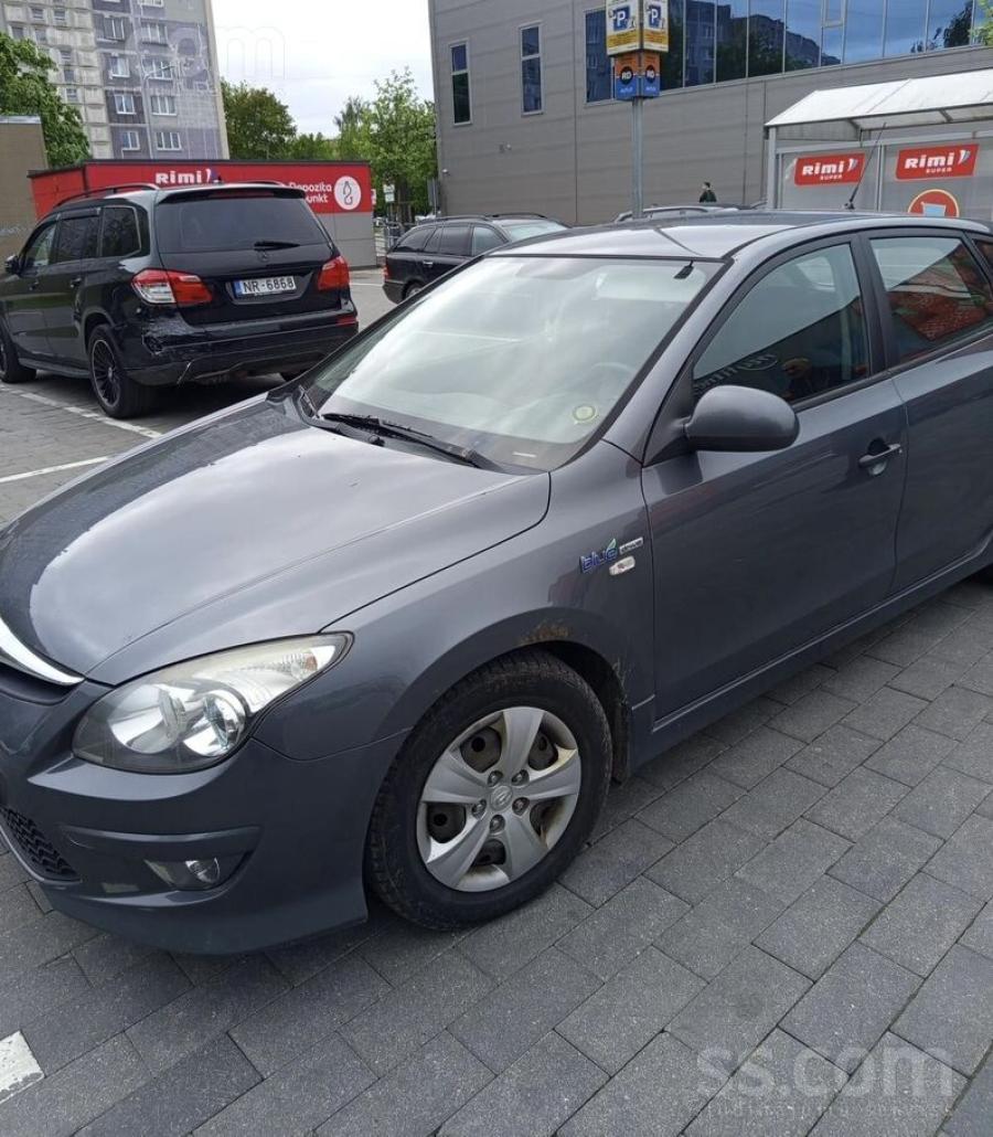 Pelēks Hyundai i30 2010 Rīga, ar dzinēja tilpumu 1.40 L un nobraukumu 280 tūkst. km par 1050 €, foto 1 vietnē AUTOMOTO.COM.LV