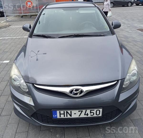 Хендай i30 2010 в Рига на AUTOMOTO.COM.LV Серый Хендай i30 2010 в Рига, объемом двигателя 1.40 л и пробегом 280 тыс. км за 1050 €, фото 3 на AUTOMOTO.COM.LV