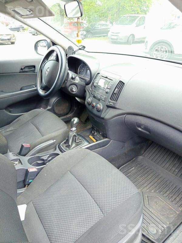 Хендай i30 2010 в Рига на AUTOMOTO.COM.LV Серый Хендай i30 2010 в Рига, объемом двигателя 1.40 л и пробегом 280 тыс. км за 1050 €, фото 6 на AUTOMOTO.COM.LV