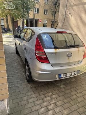 Grey Hyundai i30 2010 in Vilnius, with an engine capacity of 1.60 L and mileage of 350 thousand km for 650 €, photo 5 on AUTOMOTO.COM.LV